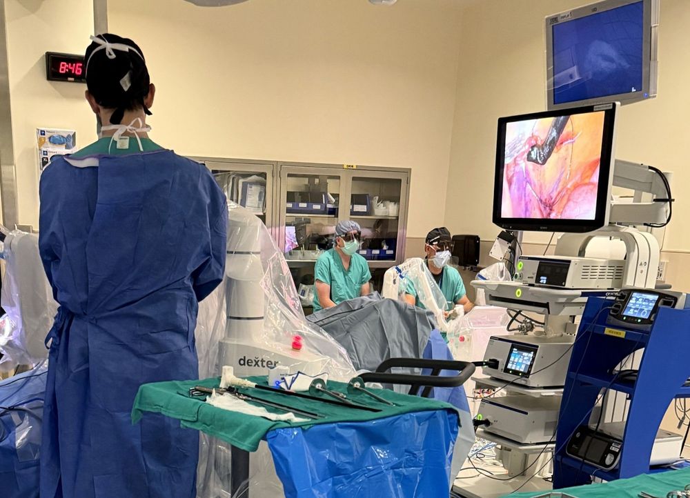 Distalmotion celebrates first multi-robot sale